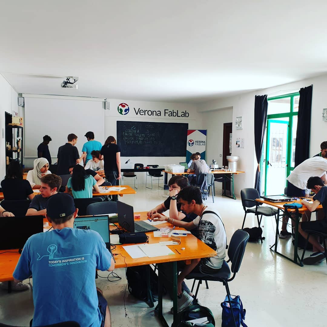 Tecnologia, educazione, futuro: il lavoro del Verona FABLAB - Fondazione Cattolica